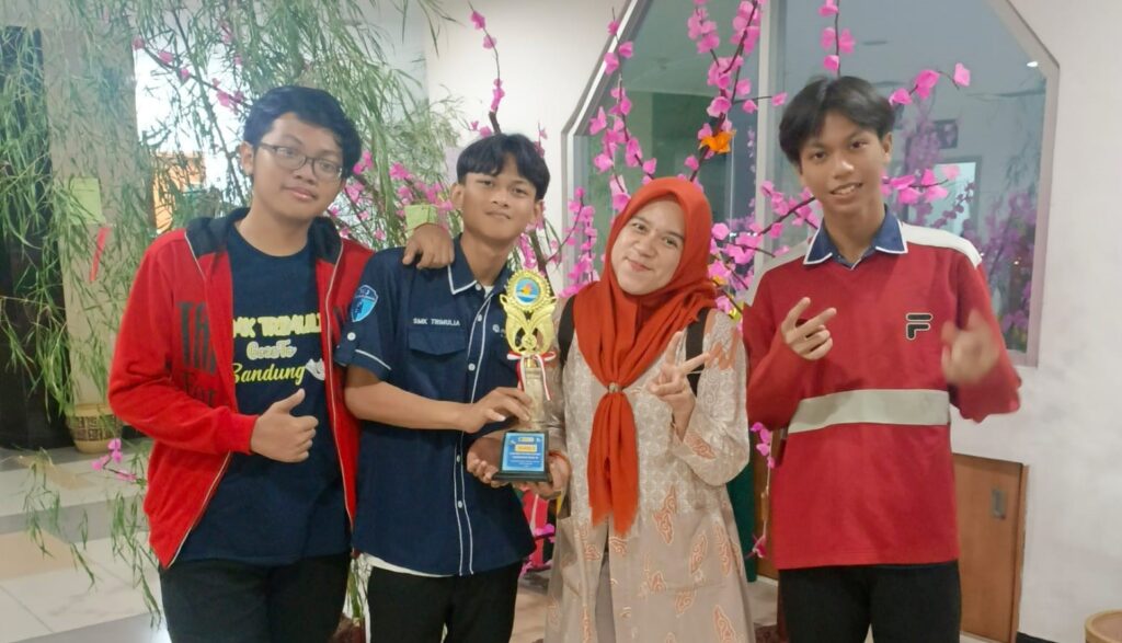 SMK Trimulia Jakarta Raih Juara 3 Cerdas Cermat Harumatsuri 18 UHAMKA
